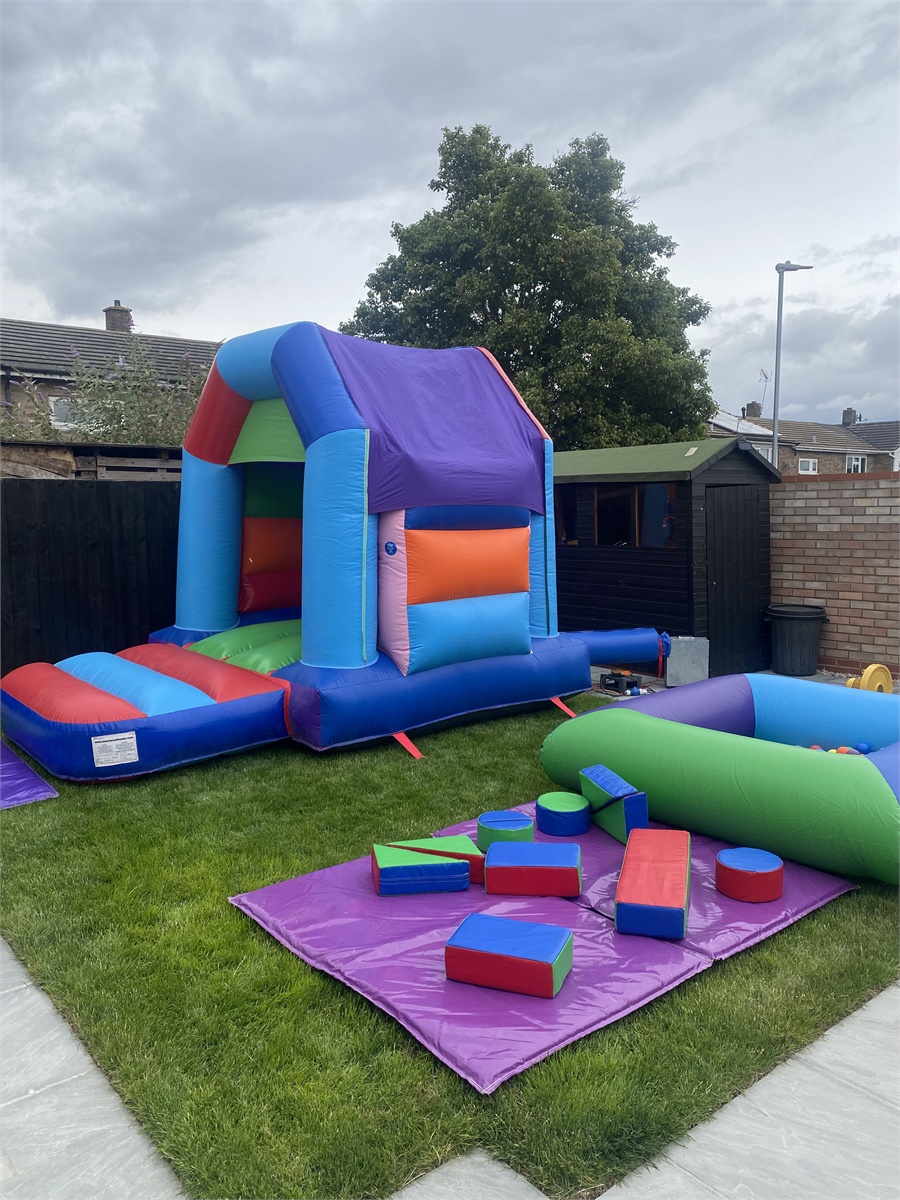 Ultimate Mini Bright Party Package (Bouncy Castle, Ball Pit & Soft Play ...